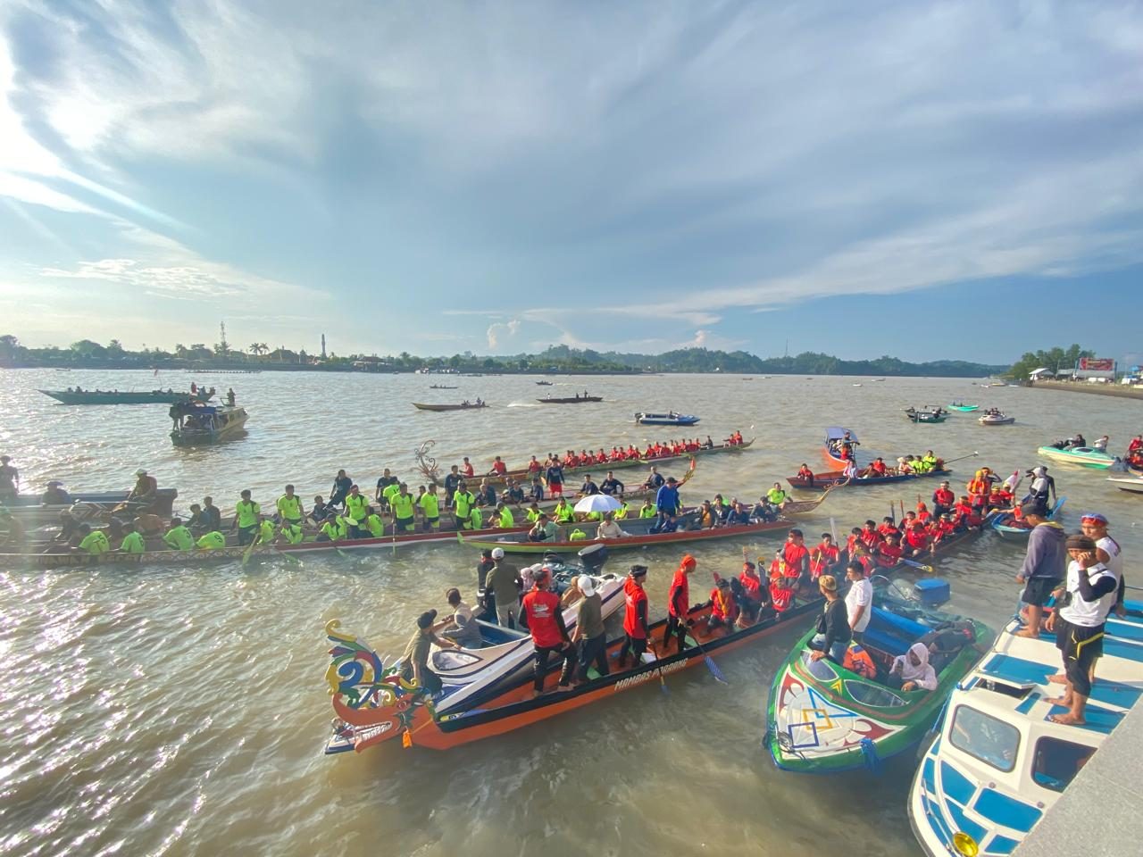 Sungai Segah Berau Bersiap Jadi Arena Adu Cepat Lomba Perahu Panjang ...